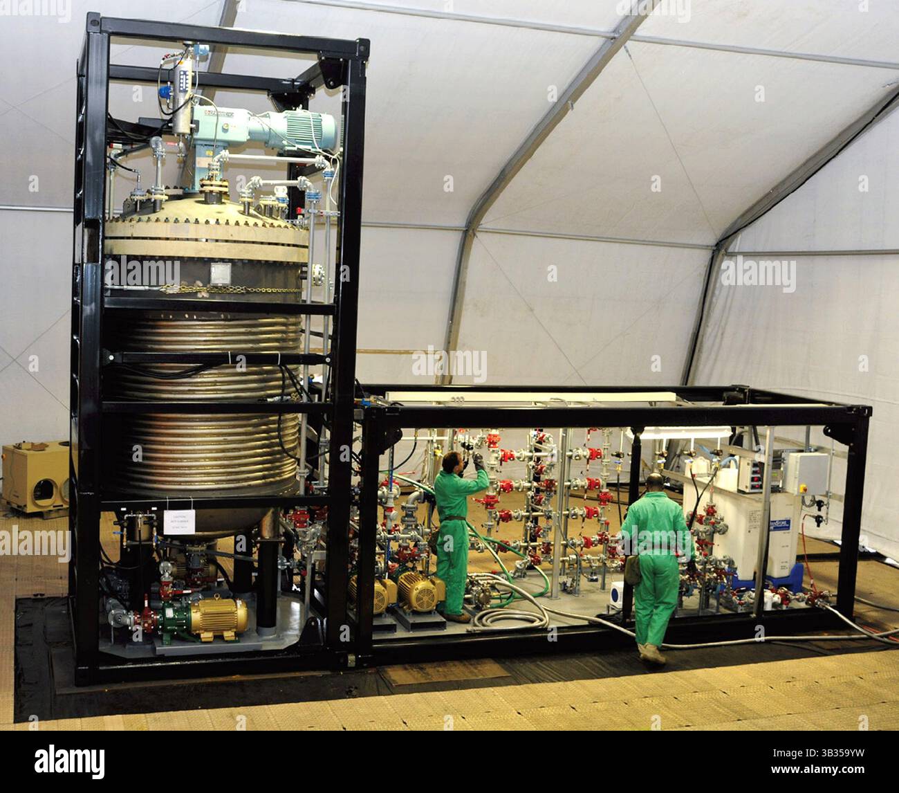 Field deployable hydrolysis system hi-res stock photography and images ...