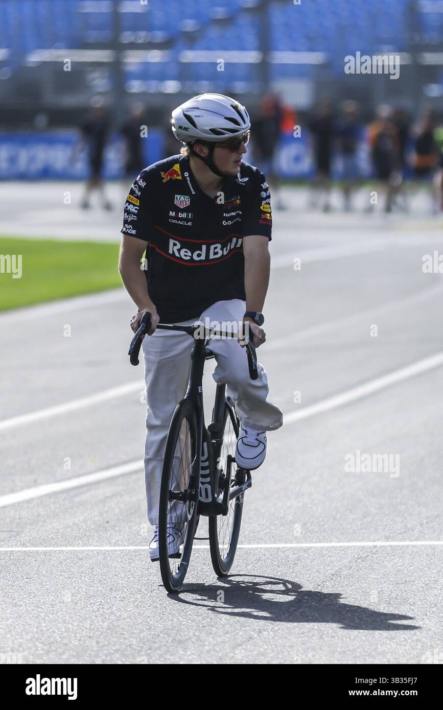 MELBOURNE, AUSTRALIA - MARCH 12: Liam Lawson of New Zealand and Oracle ...