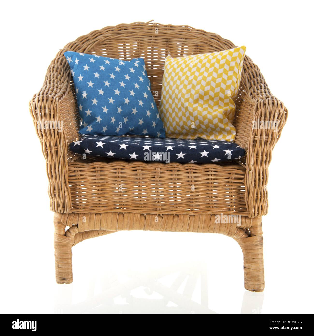 Light colored wicker chairs hi-res stock photography and images - Alamy