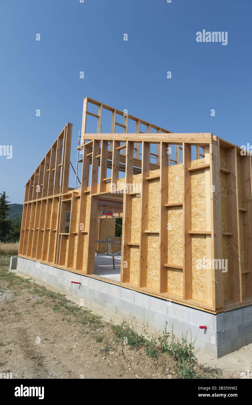 Frame building wooden house hi-res stock photography and images - Alamy
