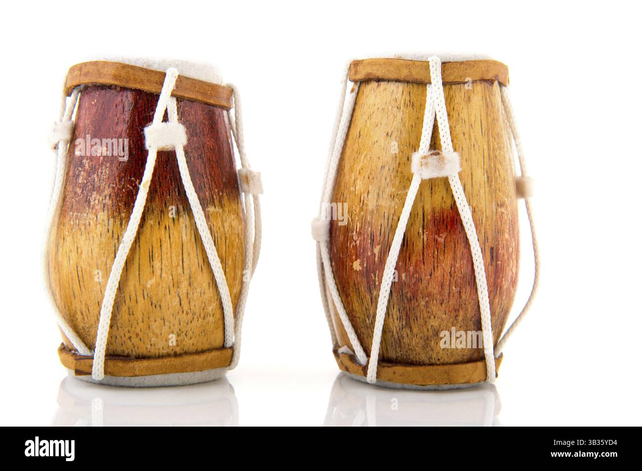African drums hi-res stock photography and images - Alamy