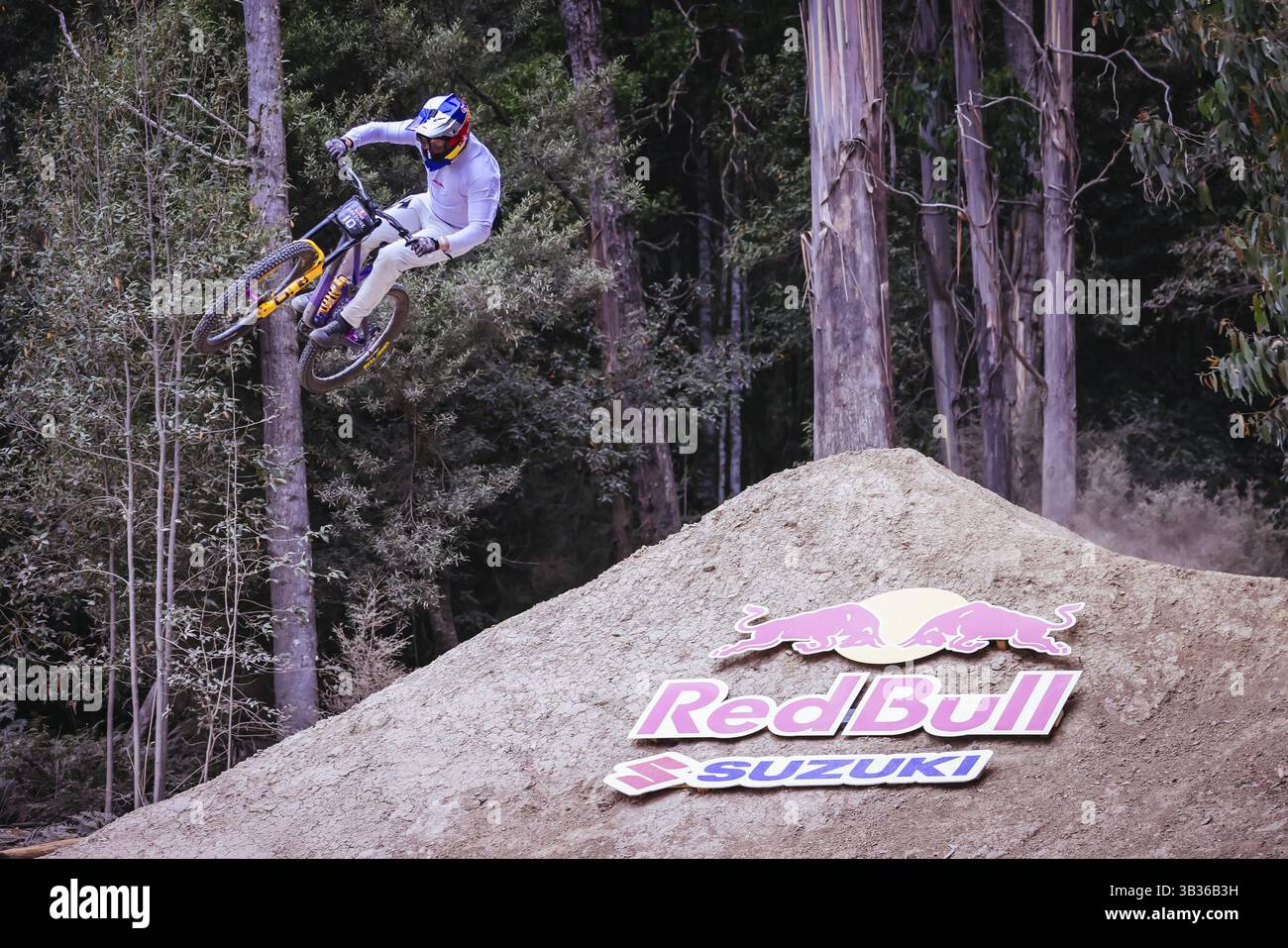 MAYDENA, AUSTRALIA - FEBRUARY 08: Matt JONES of Great Britain competes ...
