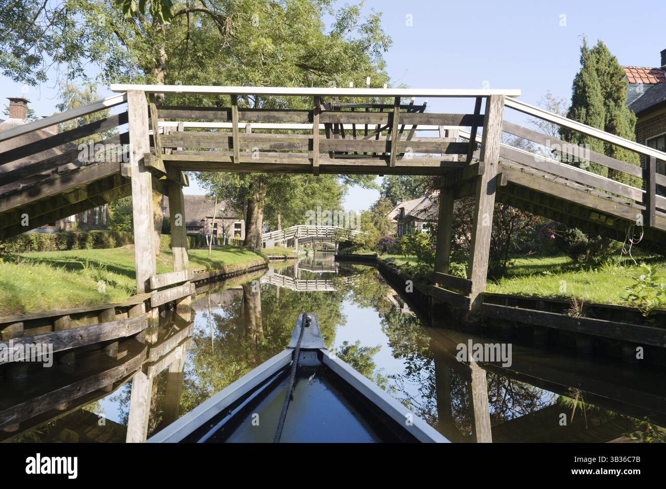 Dutch village Giethoorn with water and bridges Stock Photo - Alamy