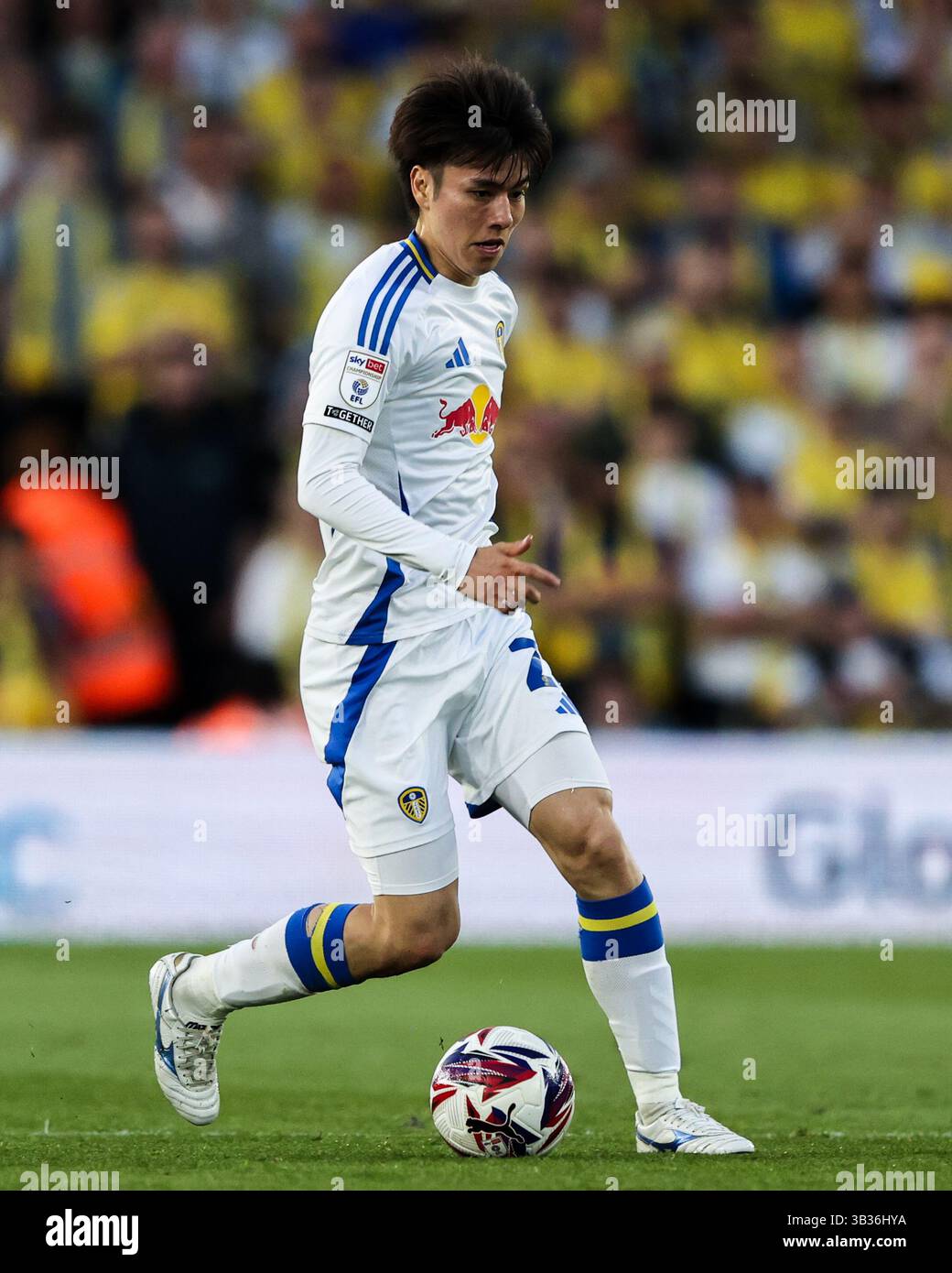 Leeds, UK. 28th Apr, 2025. Ao Tanaka of Leeds United in action during ...
