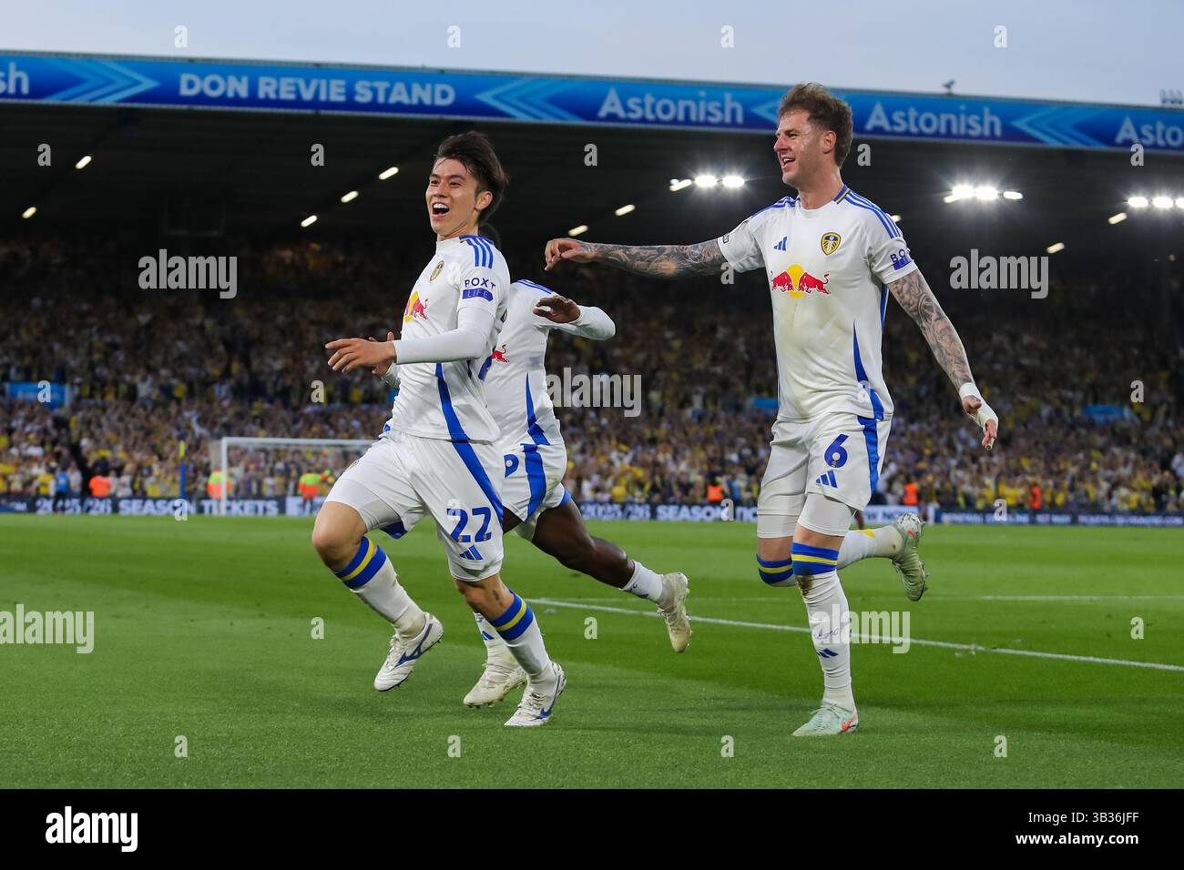 Leeds, UK. 28th Apr, 2025. Ao Tanaka of Leeds United scores a GOAL 1-0 ...