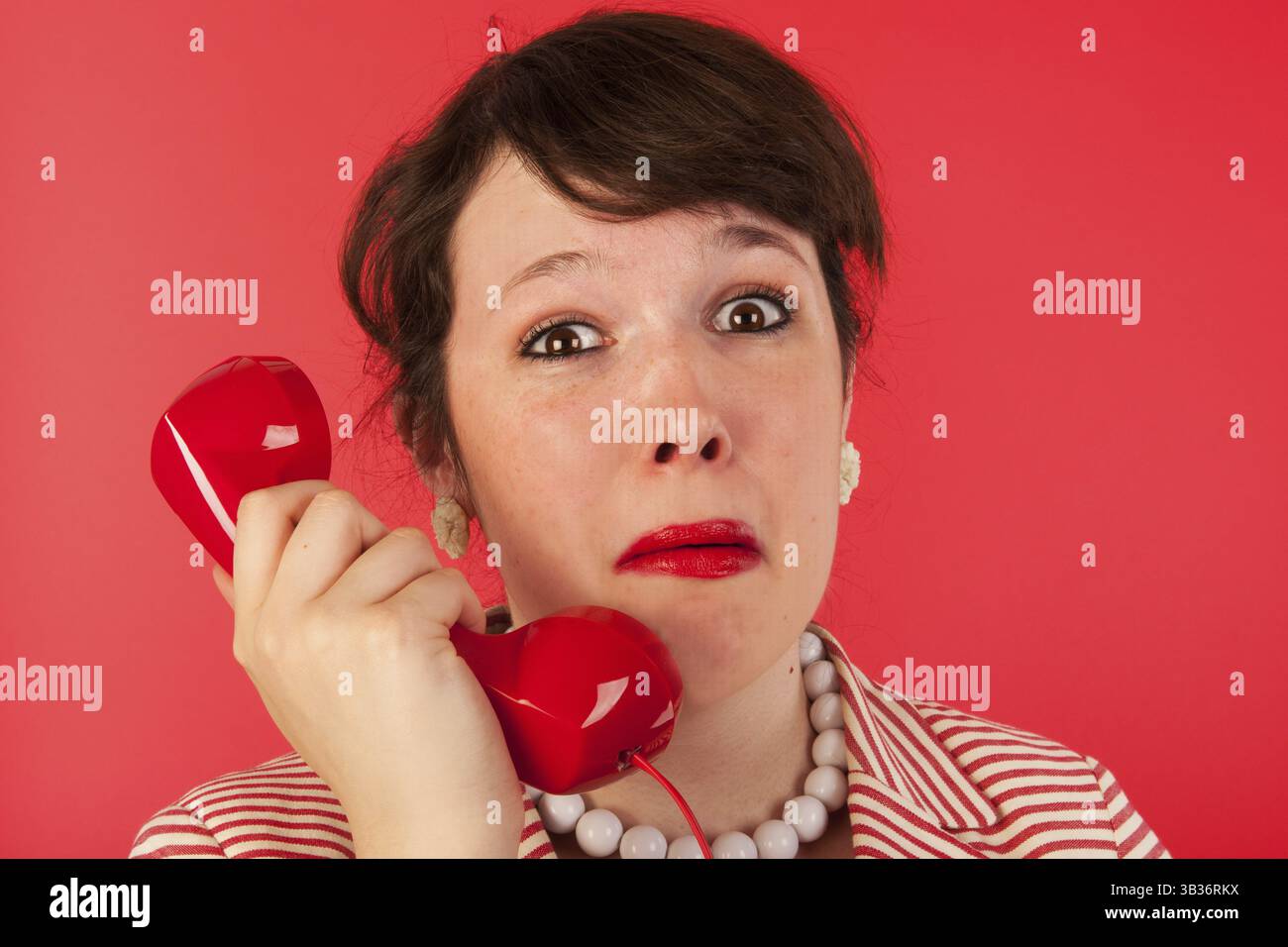 Woman crying while having a sad phone call Stock Photo - Alamy