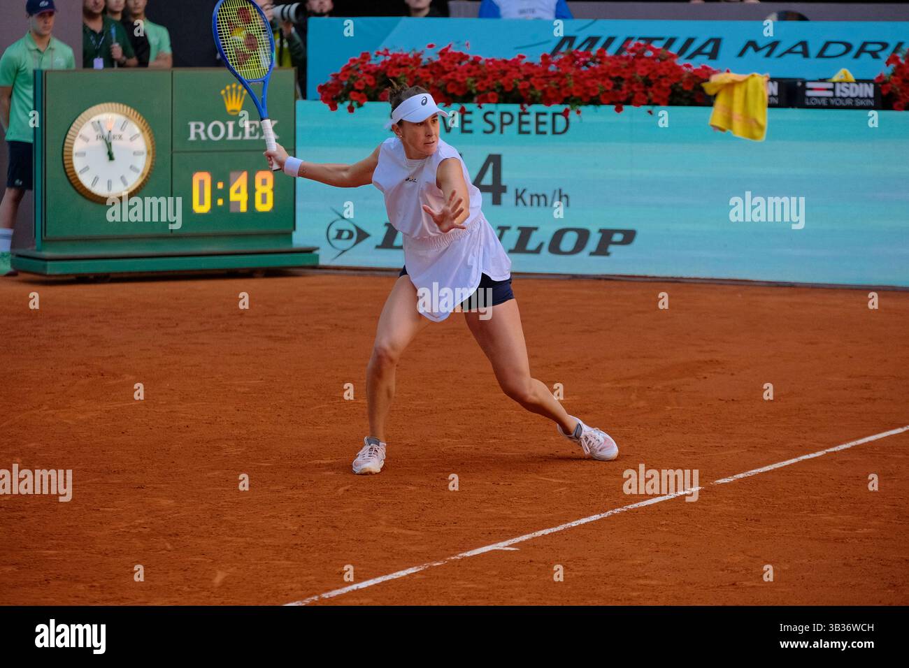 Madrid, Spain. 28th Apr, 2025. Tennis WTA, individual Women: Mutua ...