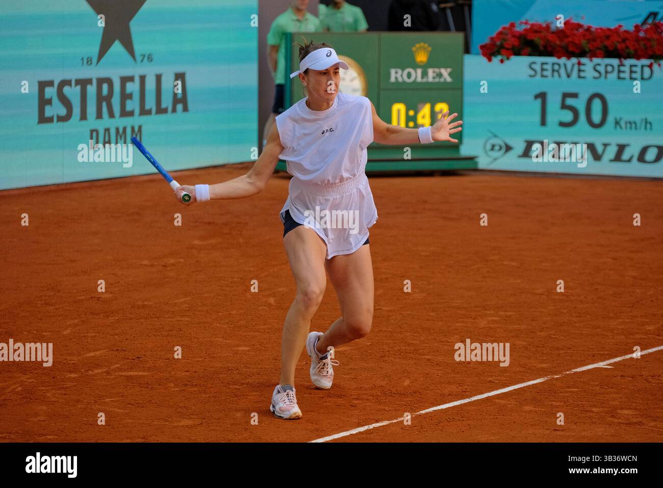 Madrid, Spain. 28th Apr, 2025. Tennis WTA, individual Women: Mutua ...