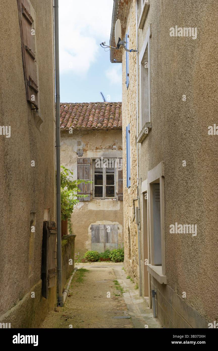 Romantic French little alley in St. Jean de Cole Stock Photo - Alamy