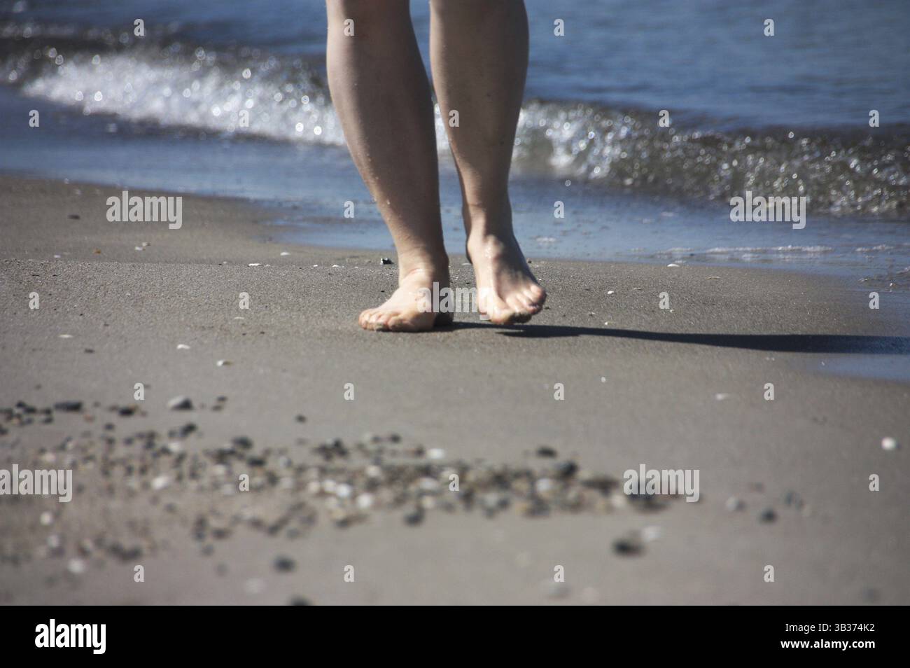 Beach, sand, sea, water, pebble stones, feet, toes, holiday, free, sun ...
