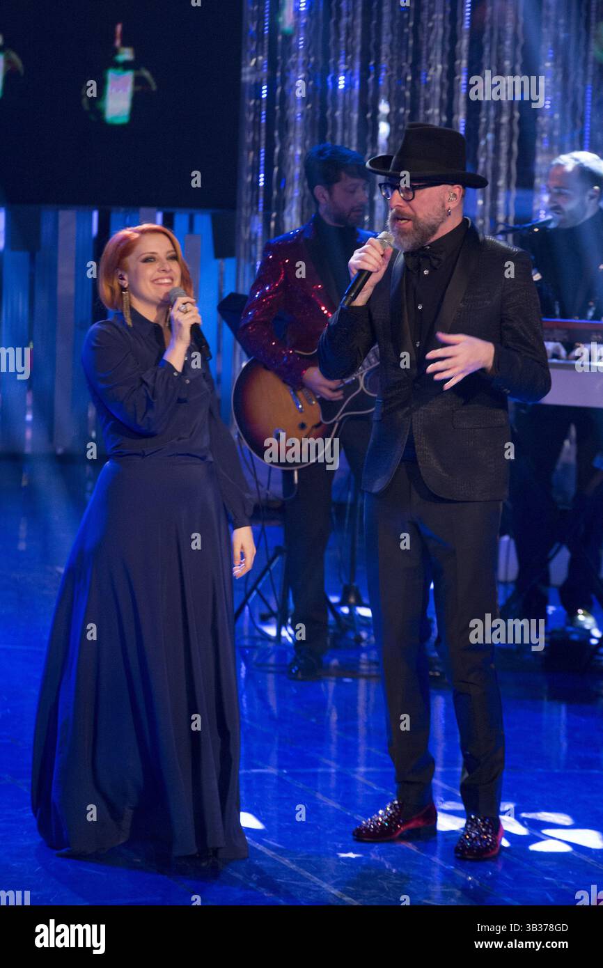 Cantante capelli rossi hi-res stock photography and images - Alamy