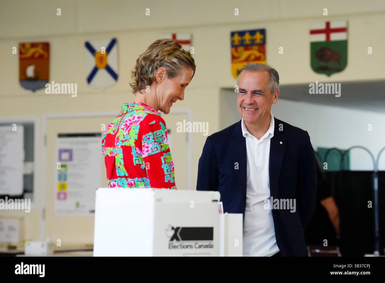 Canada's new Prime Minister and Liberal Leader Mark Carney and wife ...