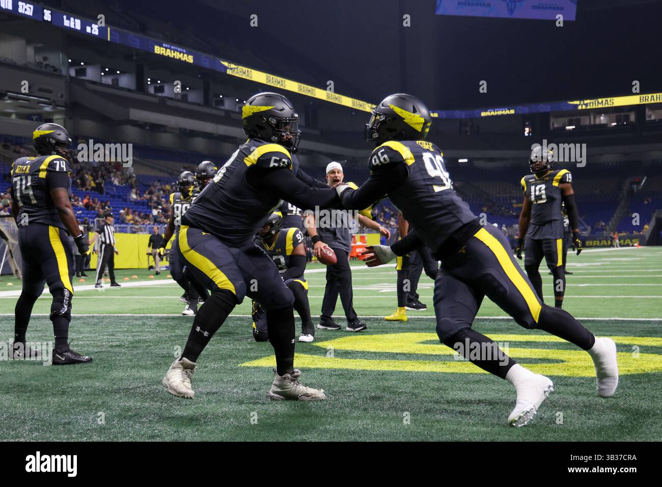 SAN ANTONIO, TX - APRIL 27: San Antonio Brahmas tackle Zuri Henry (68 ...