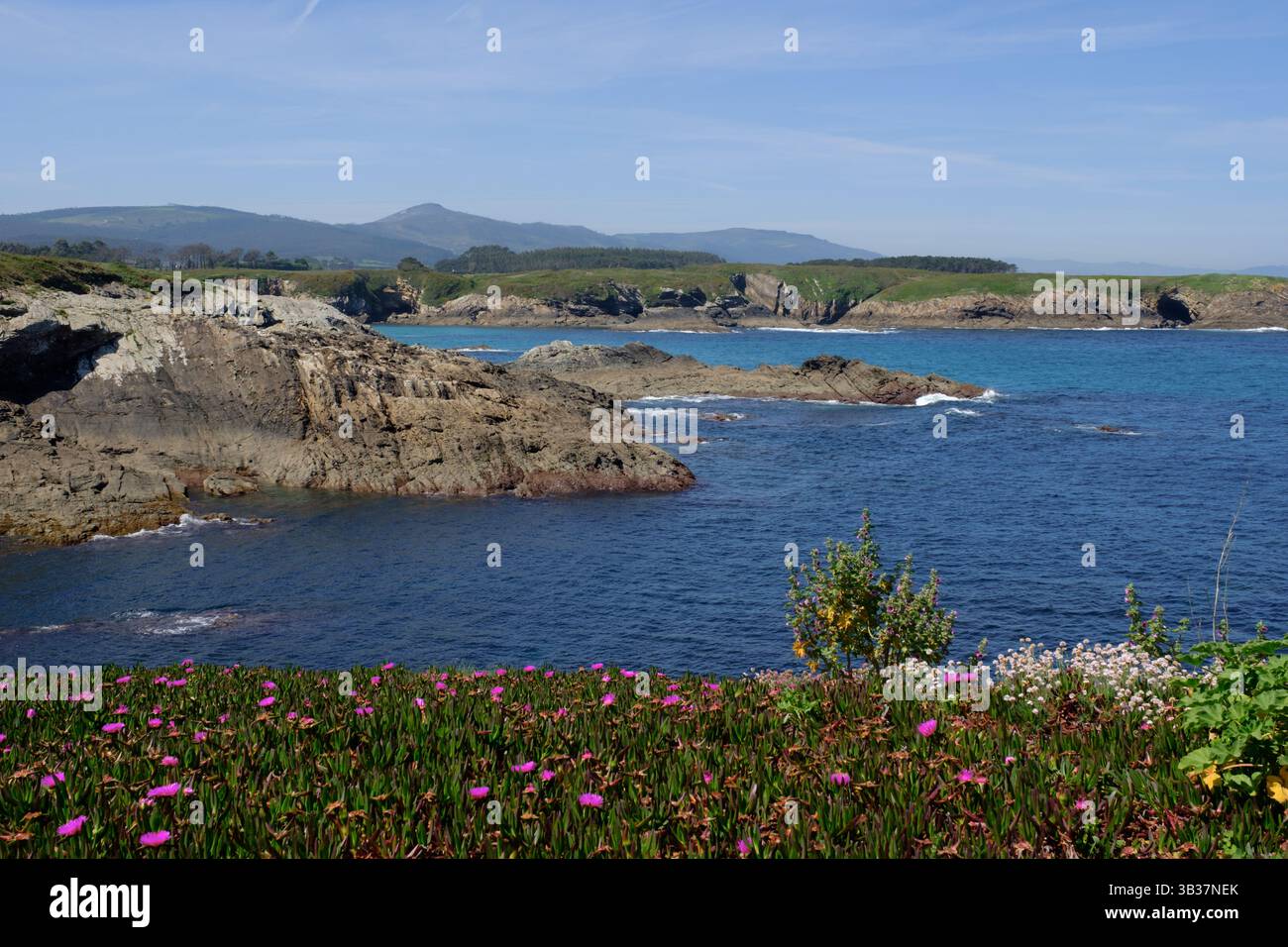 Faro de ribadeo hi-res stock photography and images - Alamy