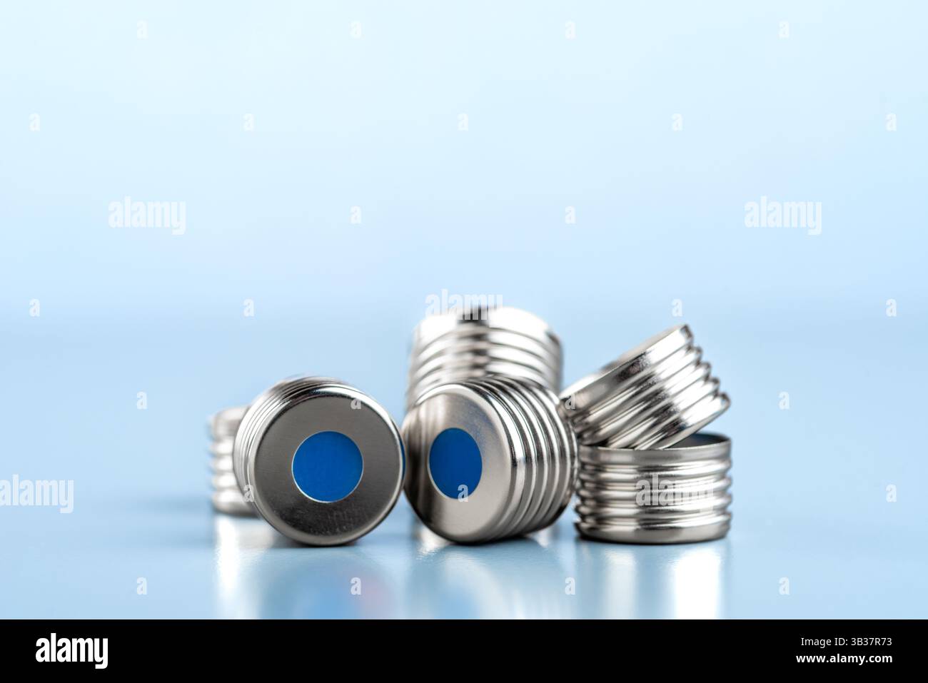 metallic caps with blue rubber septum for vials for HPLC, gas ...
