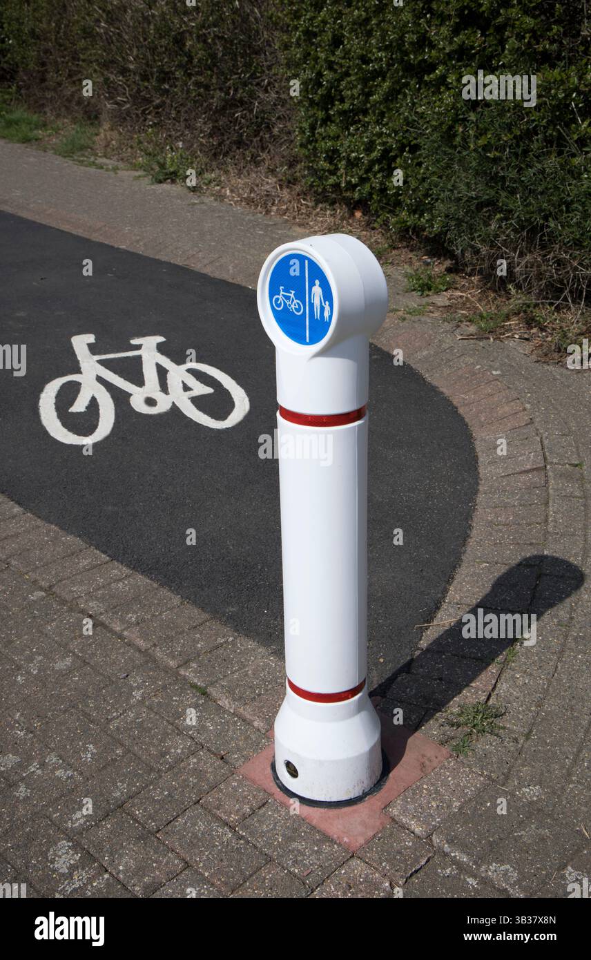 Cycle Path Sign Stock Photo - Alamy
