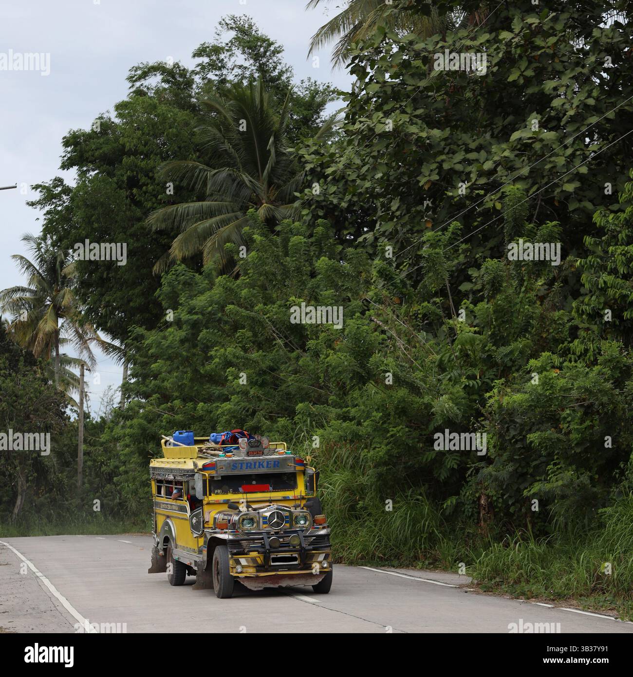 Jeepney philippines hi-res stock photography and images - Alamy