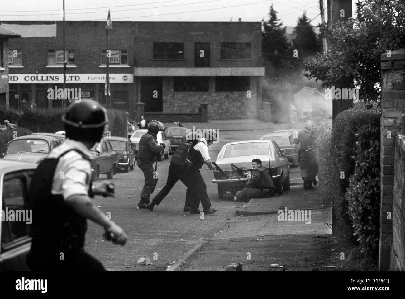 The Troubles. 1980s Belfast Northern Ireland. RUC and British Army ...