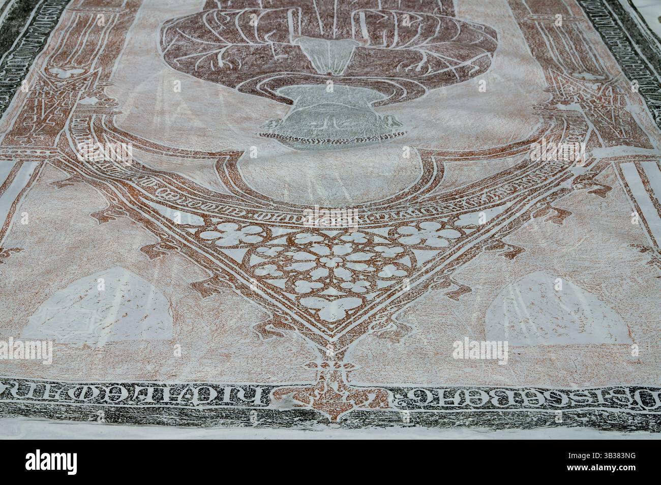 28 April 2025, Saxony-Anhalt, Halle (Saale): Detail of a tomb slab ...