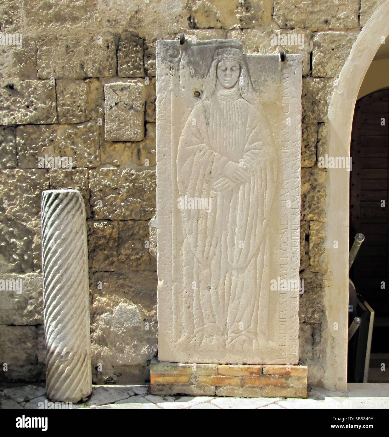 Exteriors of antique buildings in Bari, Italy. Ancient architecture ...