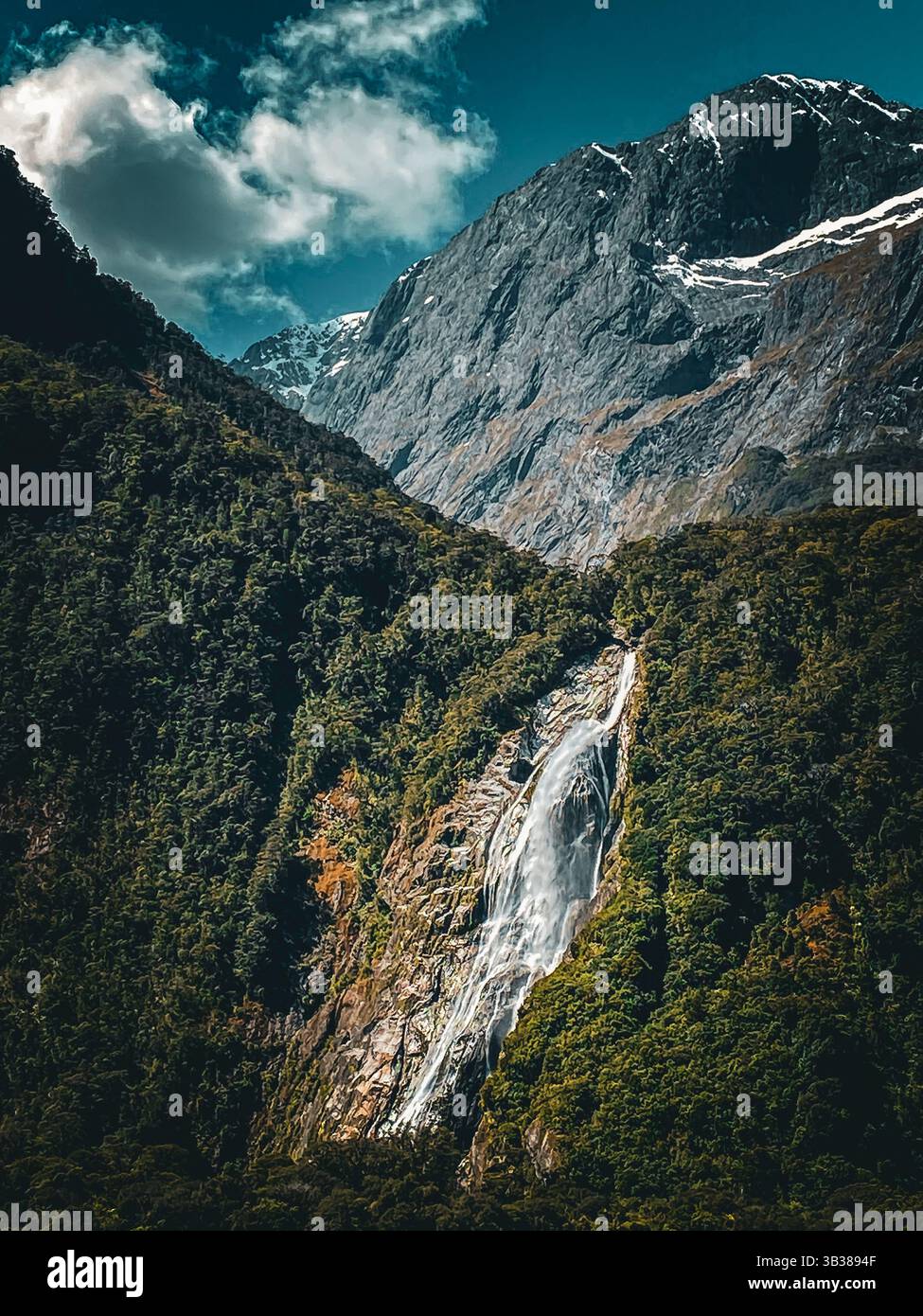Aerial views through Milford Sound fjords, over lake Quill and ...