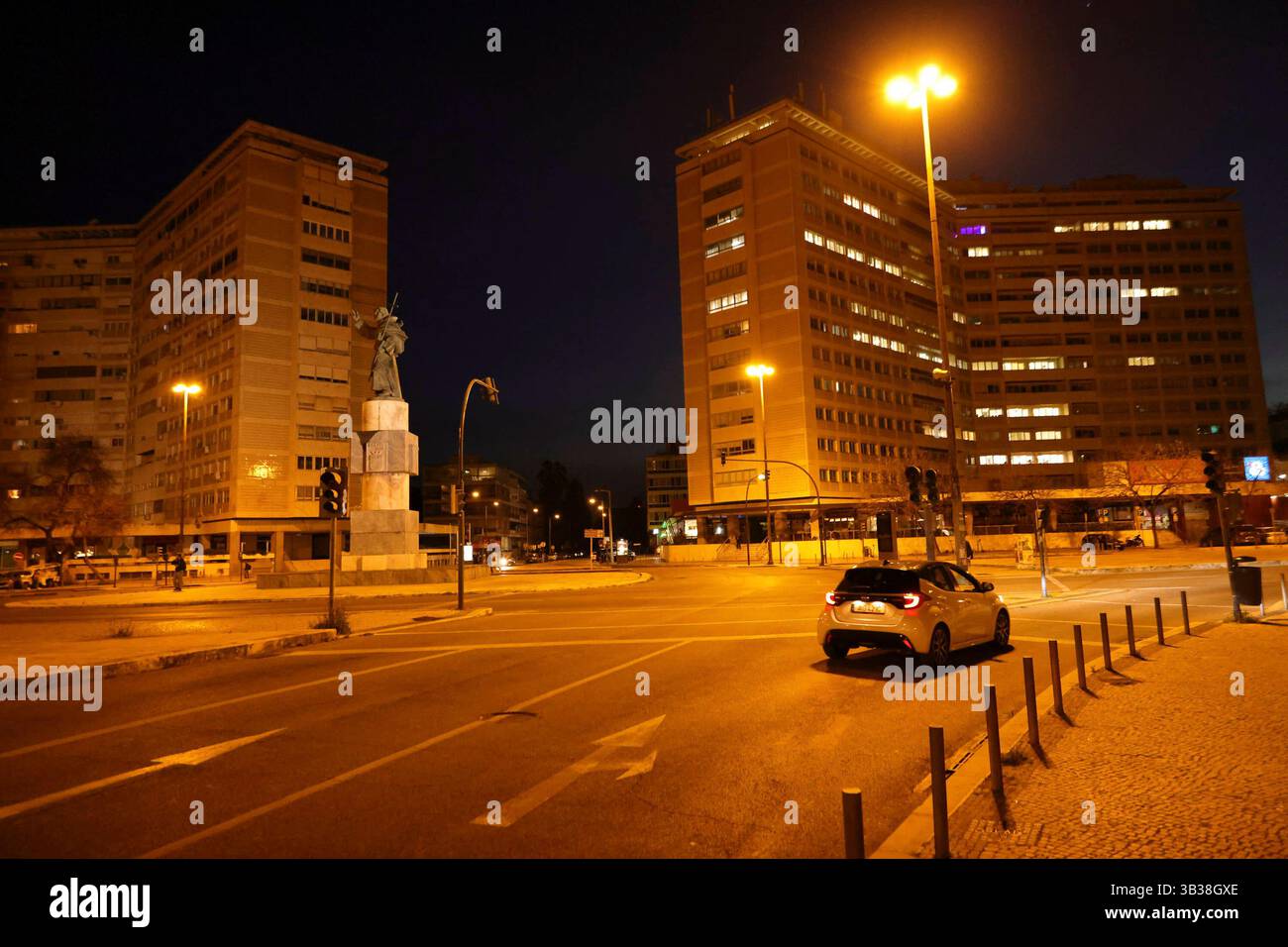Electricity begins to be normalized in Lisbon - Portugal Lisbon pt, 04 ...