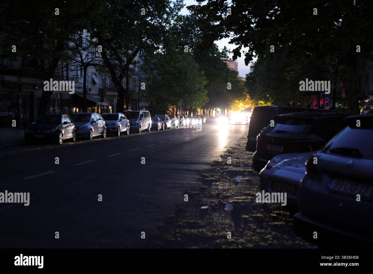 Electricity begins to be normalized in Lisbon - Portugal Lisbon pt, 04 ...