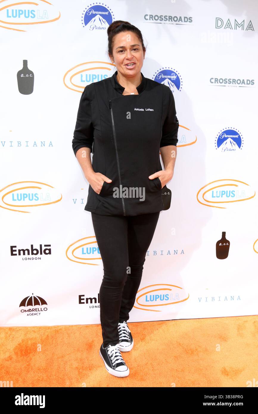 Los Angeles, USA. 28th Apr, 2025. LOS ANGELES - APR 27: Chef Antonia ...