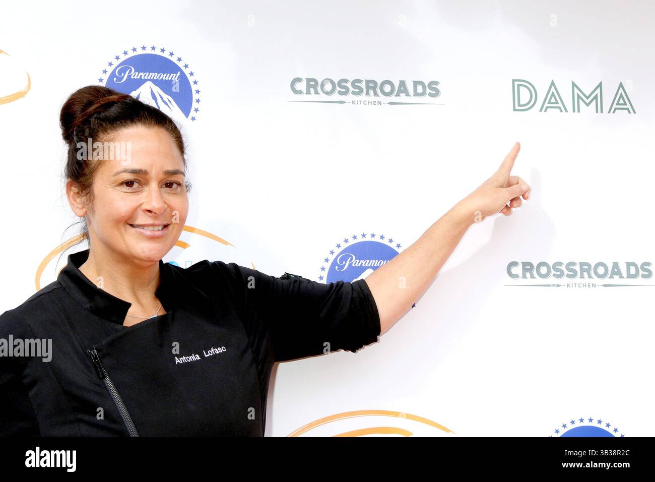 Los Angeles, USA. 28th Apr, 2025. LOS ANGELES - APR 27: Chef Antonia ...