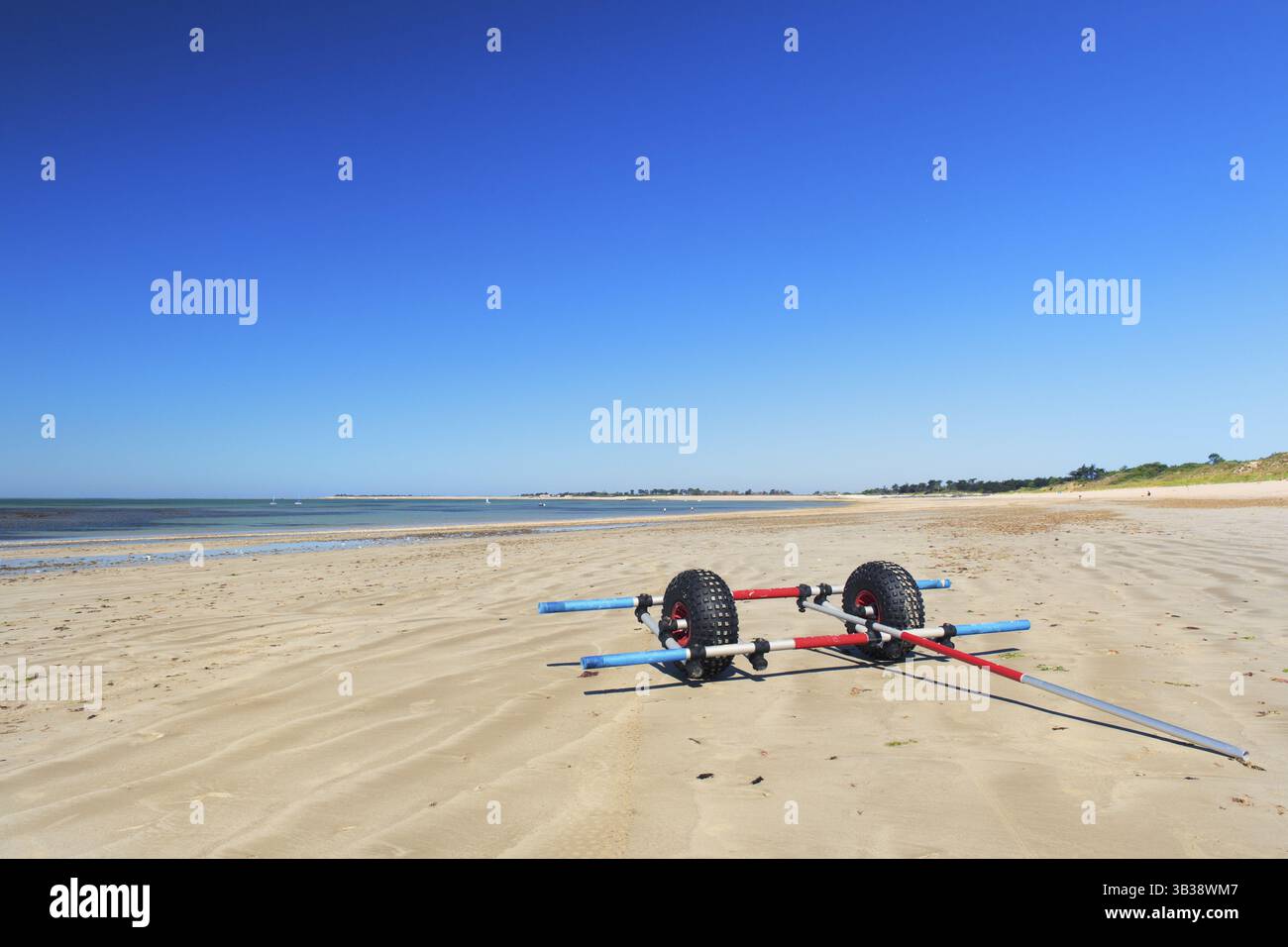 Ile de Re - Beach cart at La Couarde sur mer Stock Photo - Alamy
