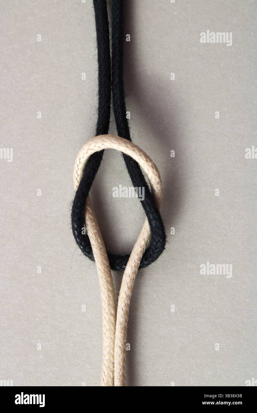 Intertwined ropes hi-res stock photography and images - Alamy