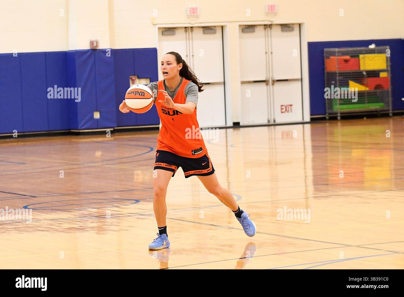 UNCASVILLE, CT - APRIL 27: Connecticut Sun guard Abbey Hsu (35) passes ...