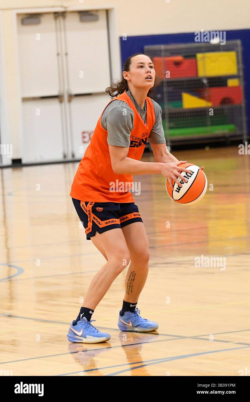 UNCASVILLE, CT - APRIL 27: Connecticut Sun guard Abbey Hsu (35) shoots ...