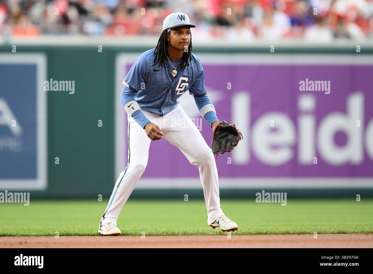 Washington Nationals shortstop CJ Abrams (5) in action during a ...