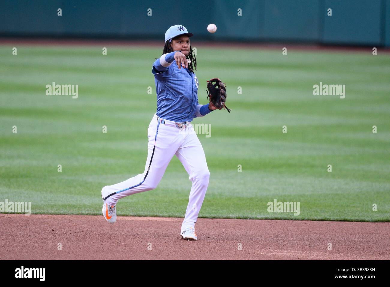 Washington Nationals shortstop CJ Abrams (5) in action during a ...