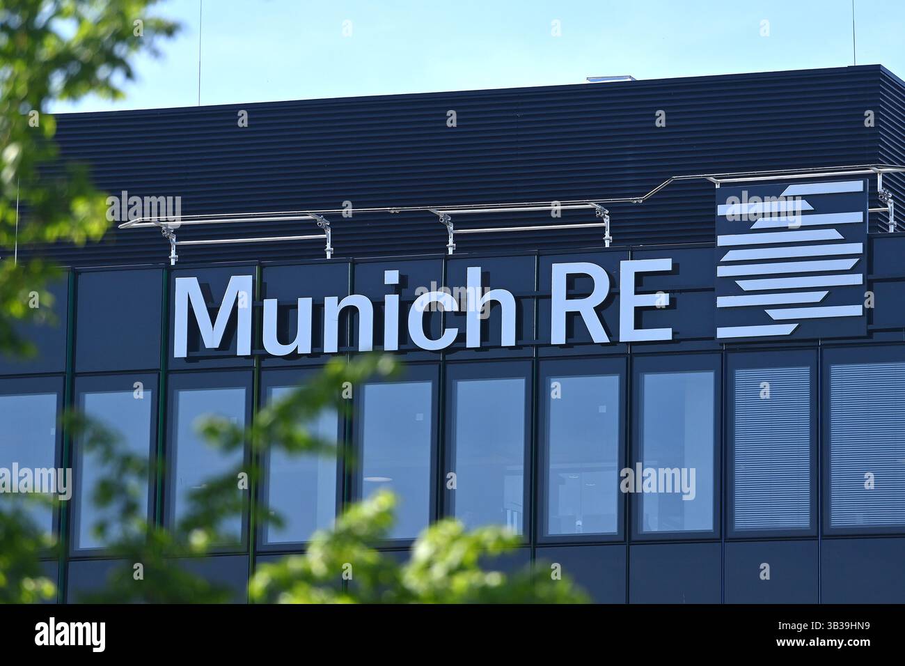 Munich, Deutschland. 28th Apr, 2025. Lettering, company logo, logo in ...