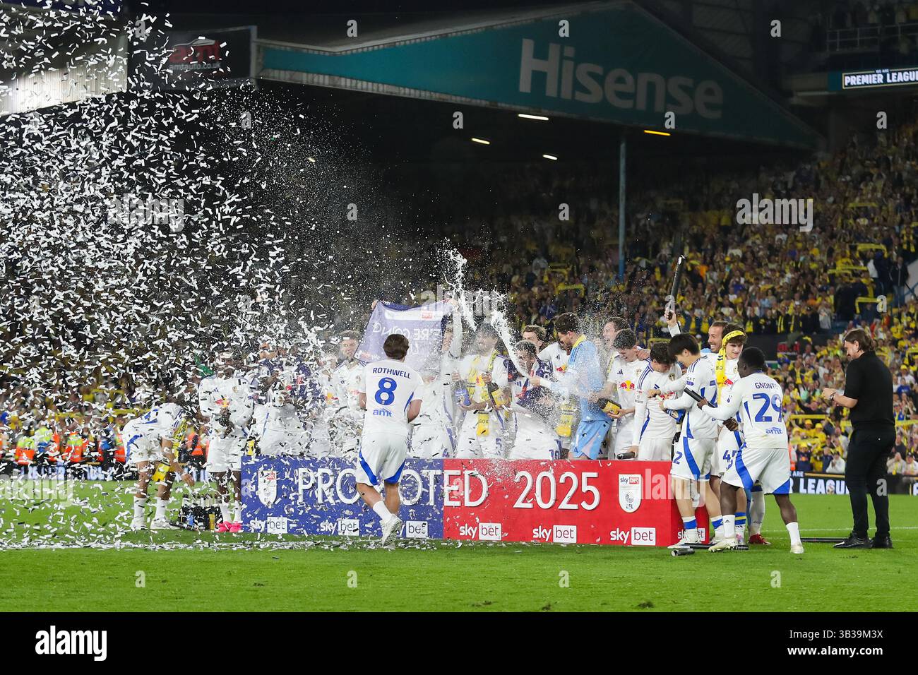 Leeds, UK. 28th Apr, 2025. Leeds United Players celebrate promotion ...