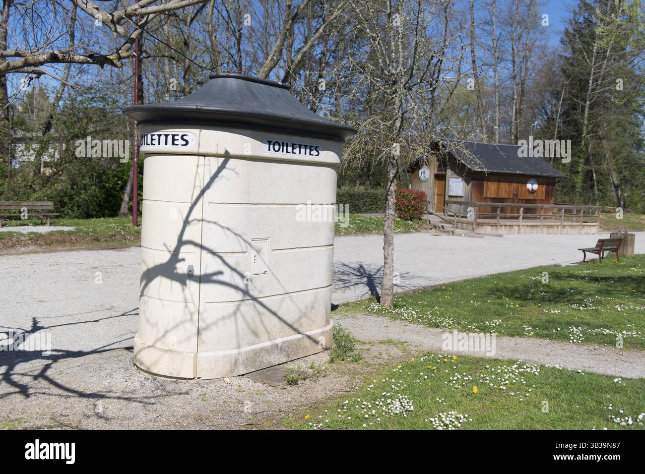 Mens public restroom hi-res stock photography and images - Alamy