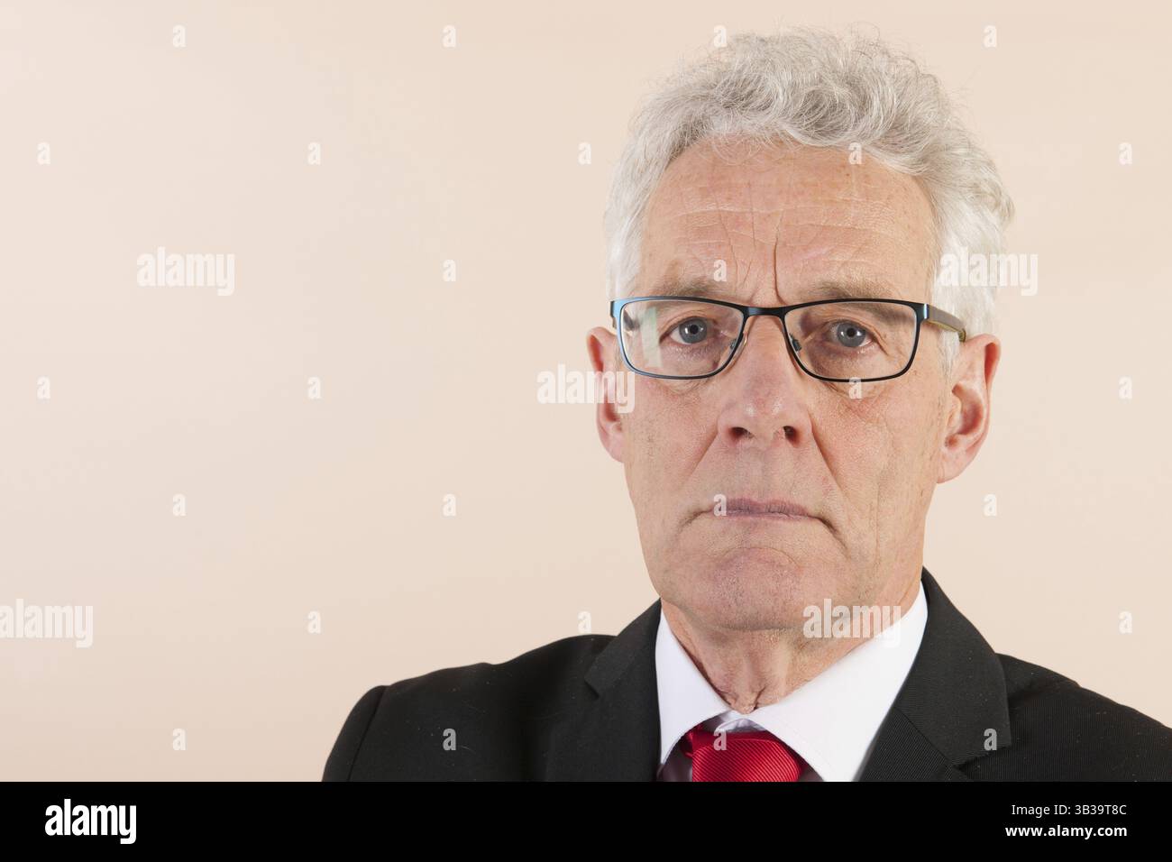 Formal wear men hi-res stock photography and images - Alamy