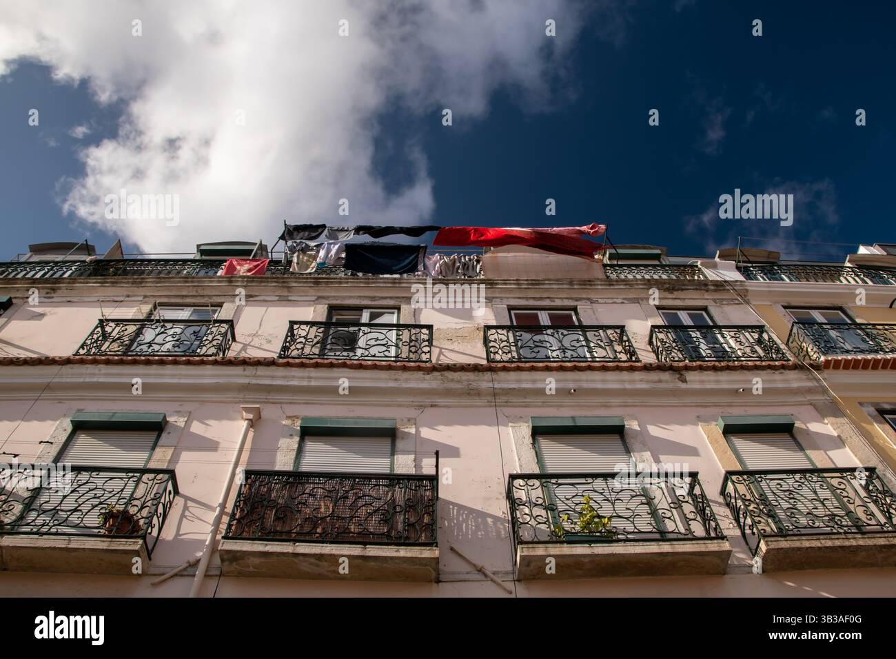 Traditional Lisbon housing styles Stock Photo - Alamy