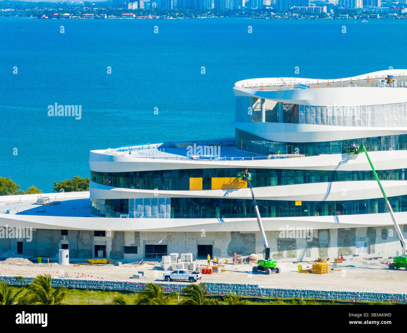 Miami Beach, FL, USA - April 28, 2025: Cancer Center at Mount Sinai ...