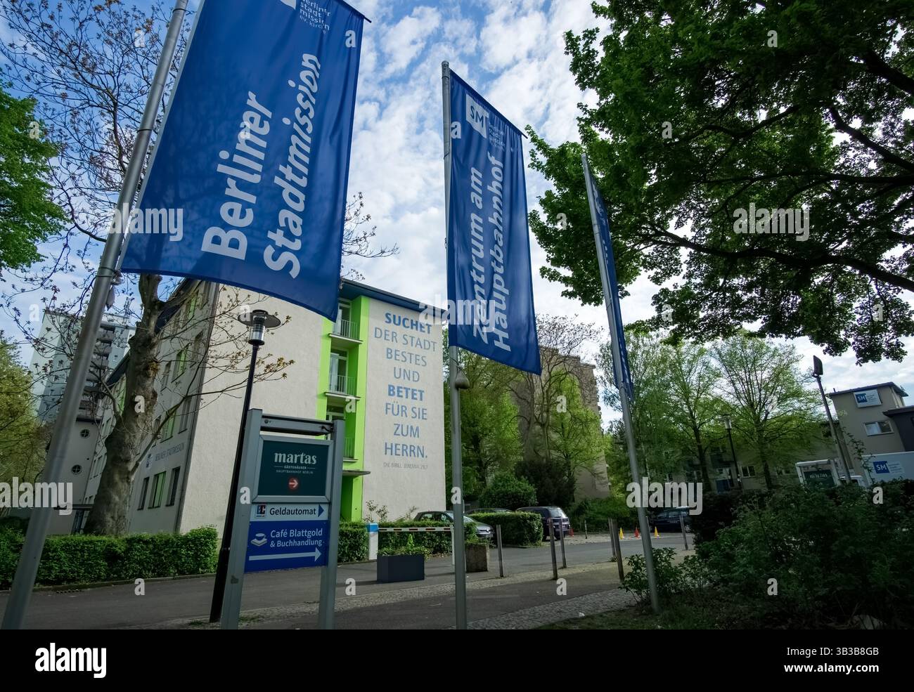 Community outreach emergency services hi-res stock photography and ...