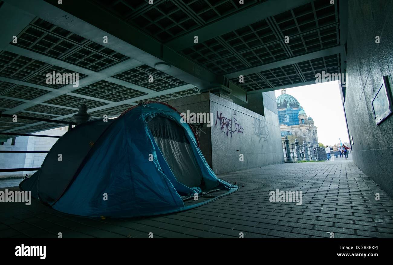 Homeless persons tent under hi-res stock photography and images - Alamy
