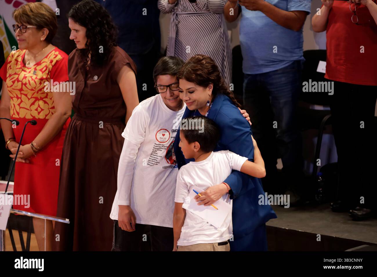 Children Dylan Giovanni and Iker Mateo, children of a missing victim ...