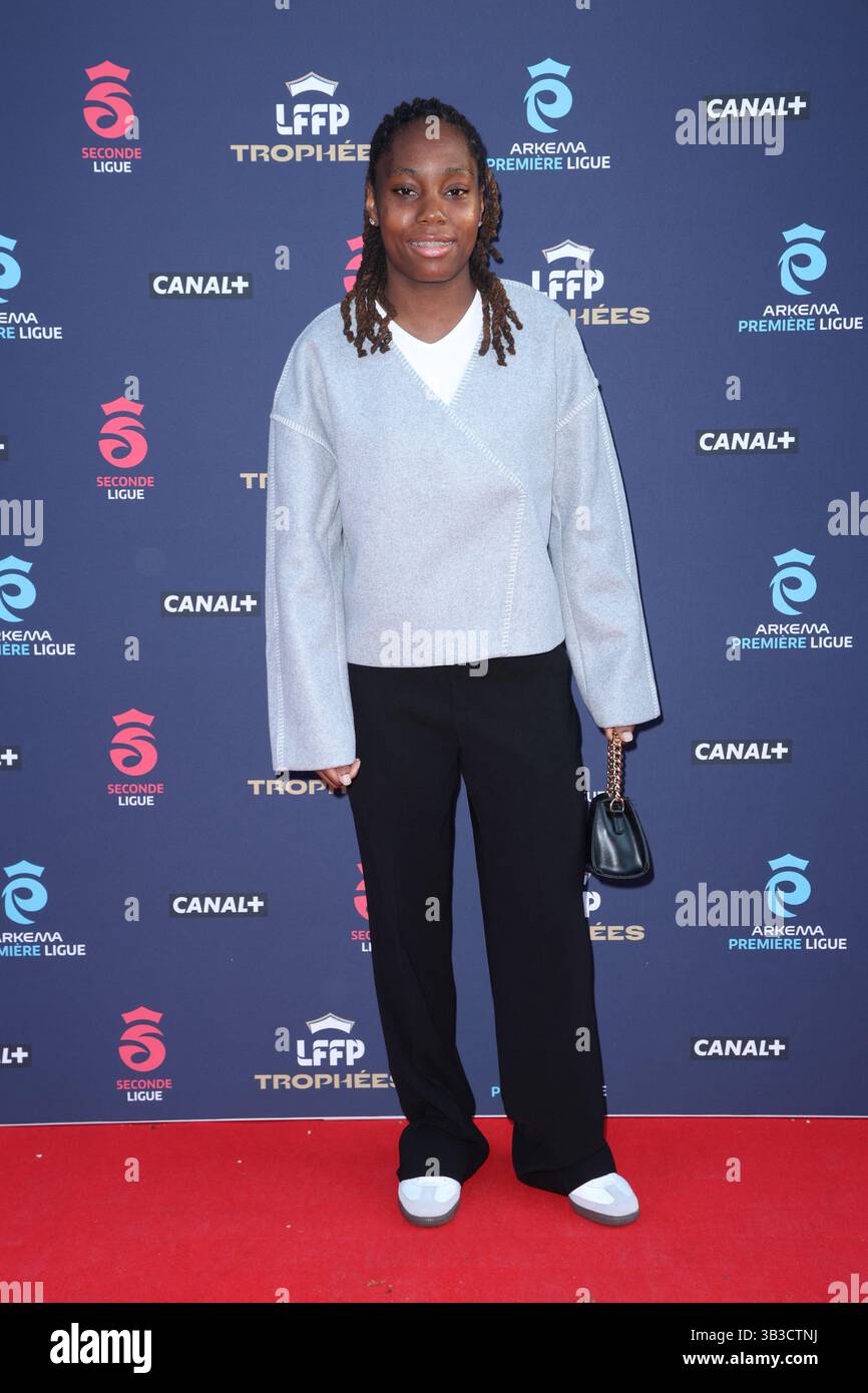 Tara Elimbi Gilbert attends LFFP Trophies in Paris on April 28, 2025 in ...