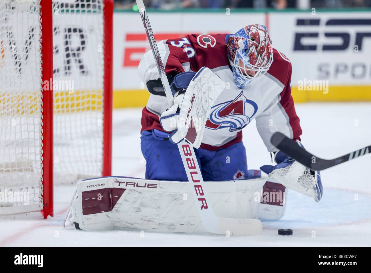 Colorado Avalanche goaltender Mackenzie Blackwood (39) stops a shot ...