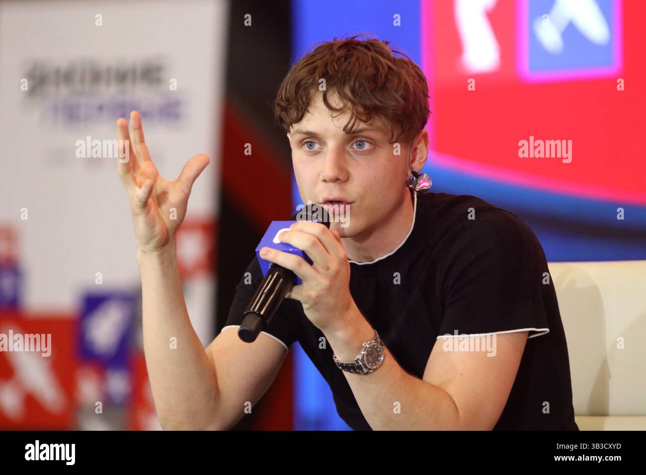 Saint Petersburg, Russia. 28th Apr, 2025. Vanya Dmitrienko, artist speaks during the session ...