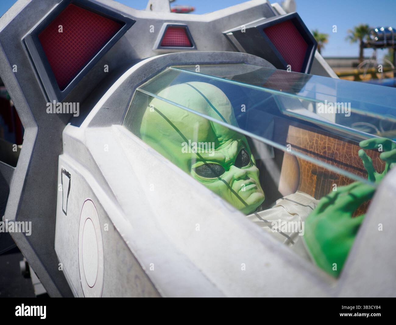 Green Alien Figure - Baker, California - 09 April, 2025 - Alien Fresh ...