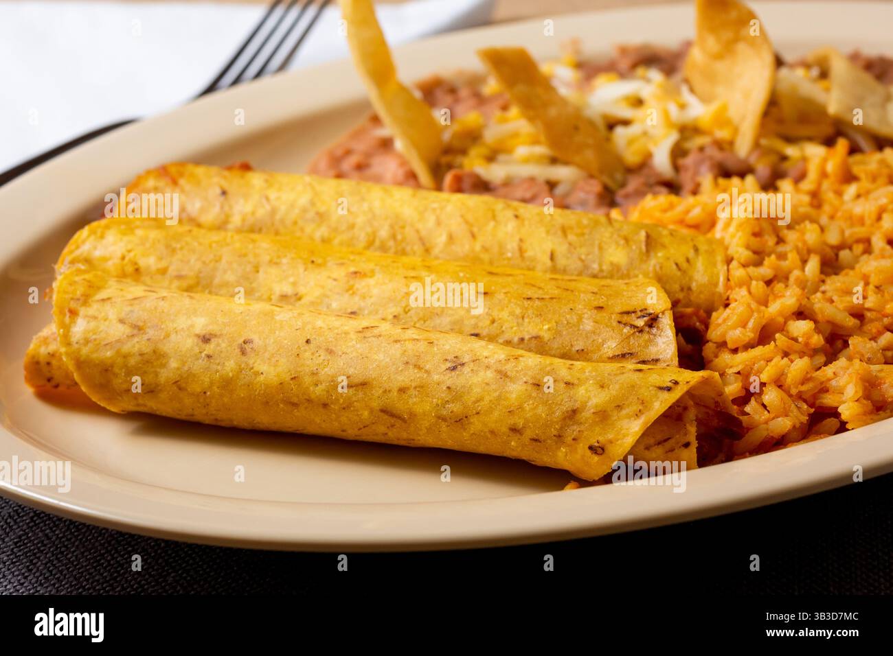 Combo plate hi-res stock photography and images - Alamy