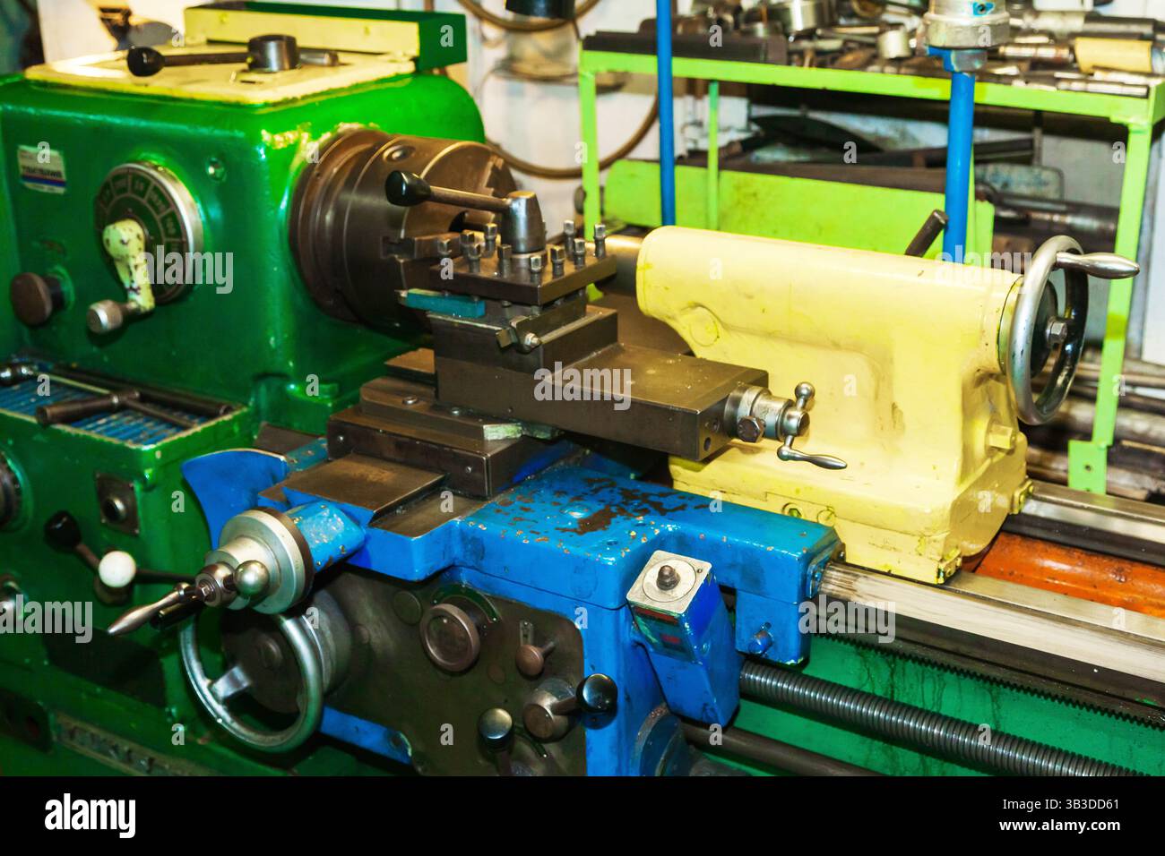 Maintenance heavy equipment in workshop hi-res stock photography and ...